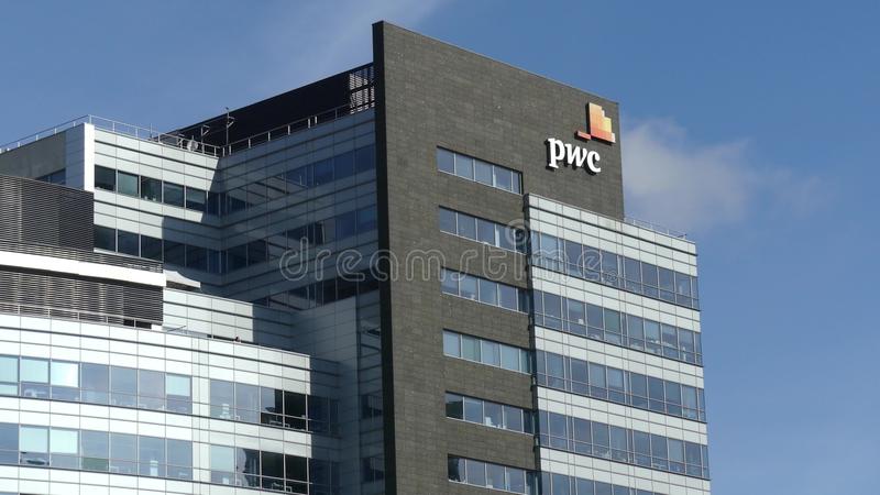 PwC Hiring Intern / Trainee - Data Analytics | Fresher / Experienced - Jobs4fresher.com